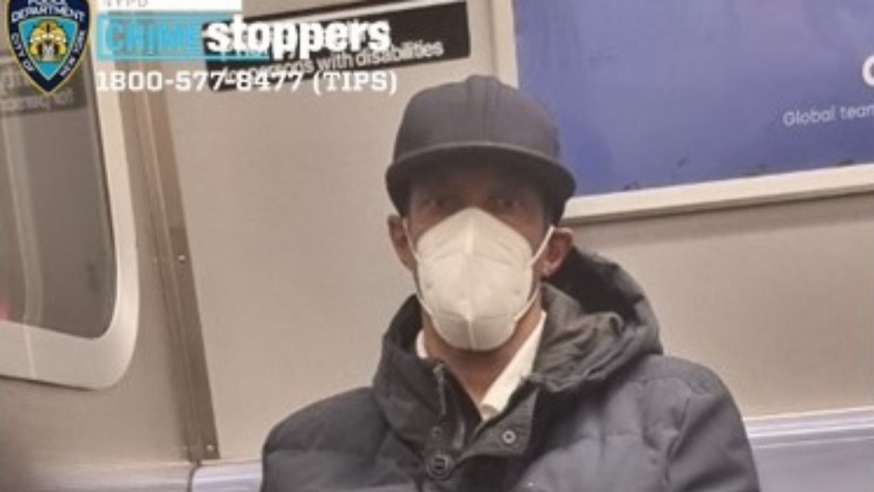Man Exposes Himself on R Train at Queens Plaza - LIC Post Man Exposes Himself on R Train at Queens Plaza - LIC Post